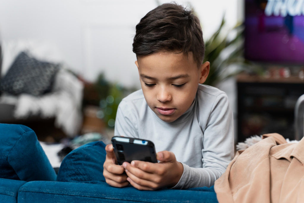 Research on the Link Between Early Smartphone Use and Health Risks in ...